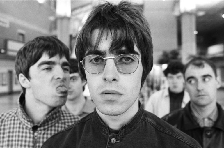 Hermanos Gallagher juntos en el documental del grupo Oasis | Así ...
