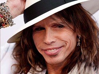 Cae Steven Tyler de un escenario | Actualidad | W Radio Mexico