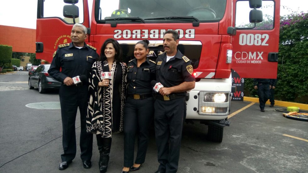 El Heroico Cuerpo de Bomberos de la CDMX visita a Martha Debayle | Sociedad | Album | W Radio Mexico