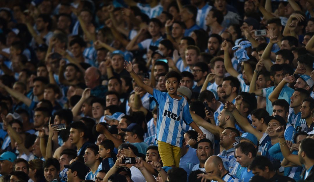 Un hincha celebró con un cráneo el campeonato de Rácing | Deportes | W ...