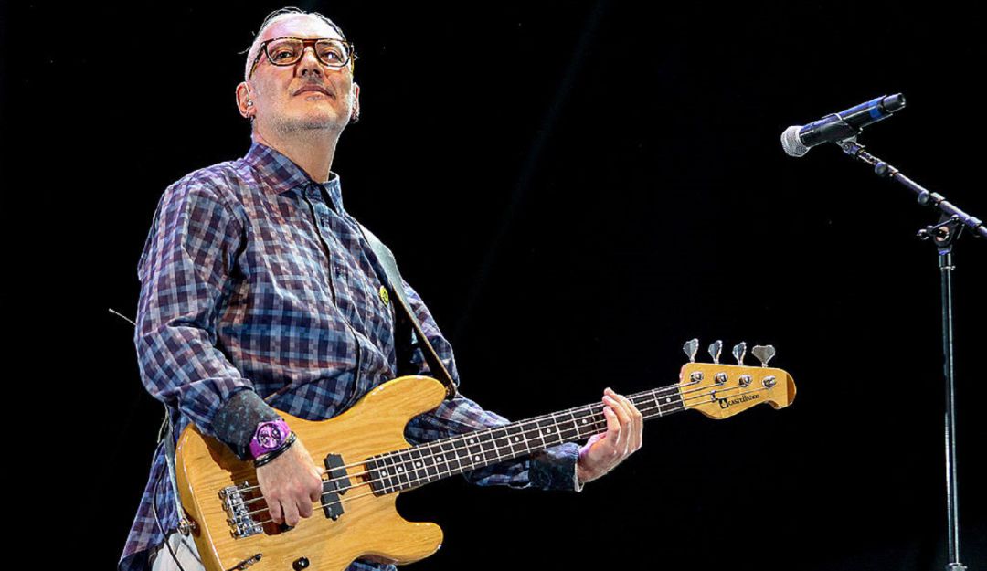 Sabo Romo pide que deje libre el paso peatonal y lo agreden | Sociedad ...