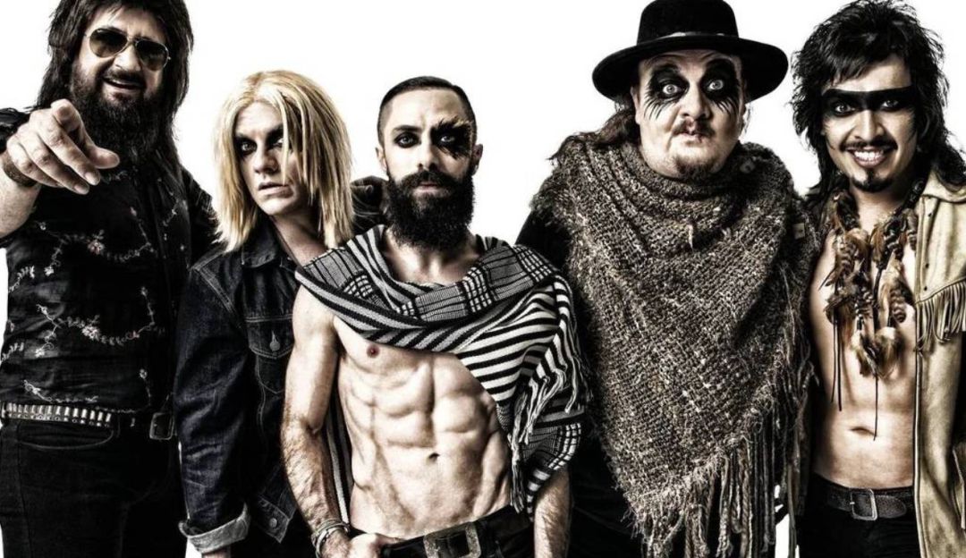 Moderatto regresa a rockear con su primer AutoConcierto | Así Las Cosas ...